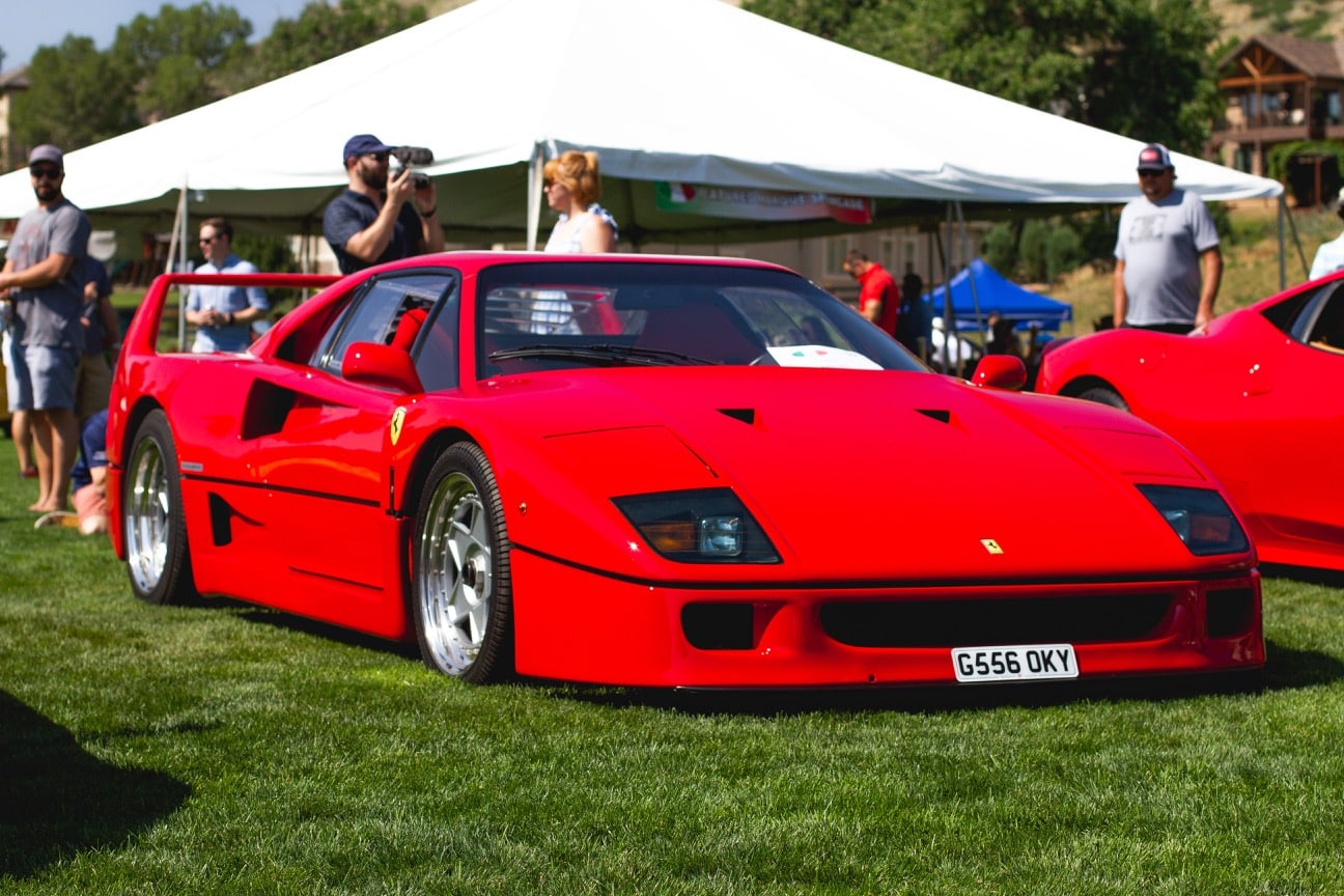 Ferrari F40. Wat is de prijs en wat zijn de kosten?